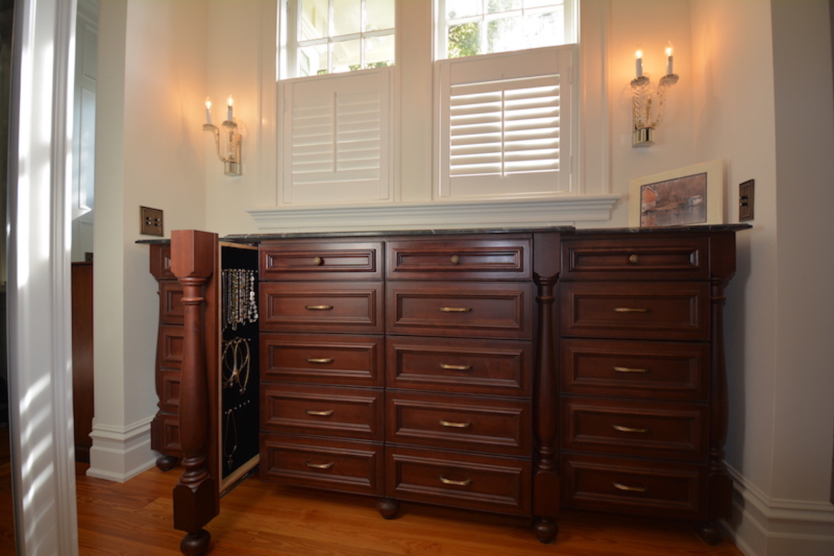 Custom Closet Systems and Solutions for Tampa, FL